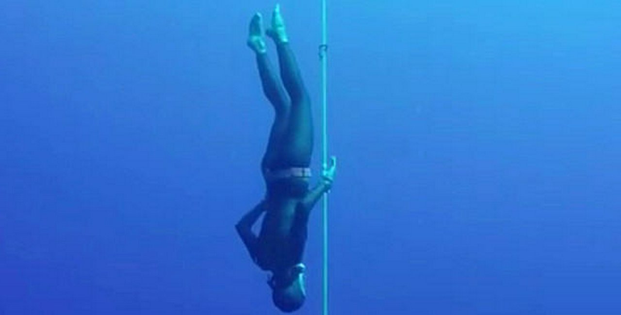 VIDEO: Czech Freediver Sets World Record - Prague, Czech Republic