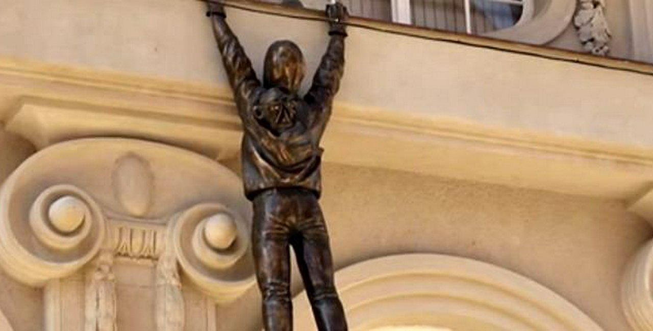 Czech Artist David Černý Unveils his Latest Sculpture this Weekend ...