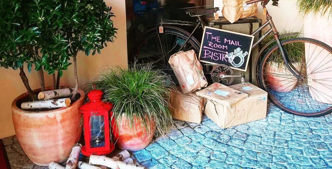 All-Day Brunch Bistro Opens In 17th-Century Prague Post Office Building ...