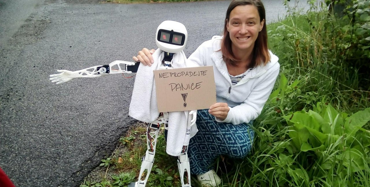 Humanoid Robot Matylda to Hitchhike across the Czech Republic - Prague ...