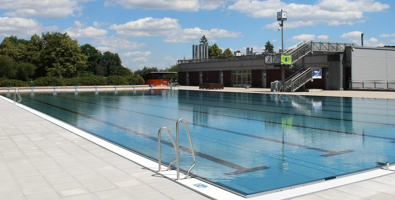 Prague 6’s Petynka swimming pool has reopened after renovations ...