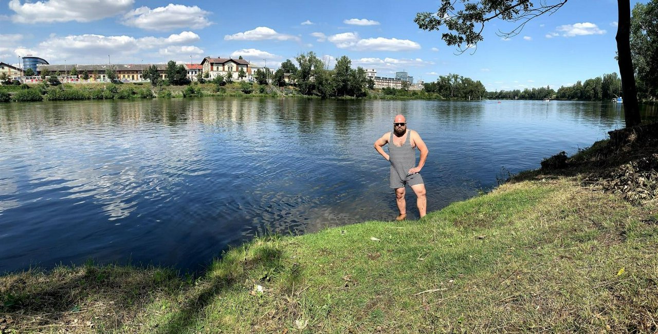 Prague’s Štvanice island will get a new beach zone, open in limited ...