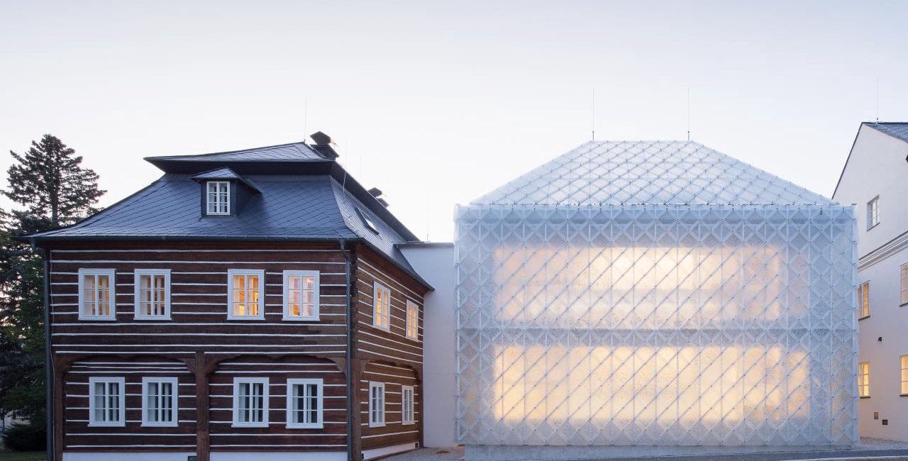 Stunning glass house wins Czech architecture's top prize, Prague ...