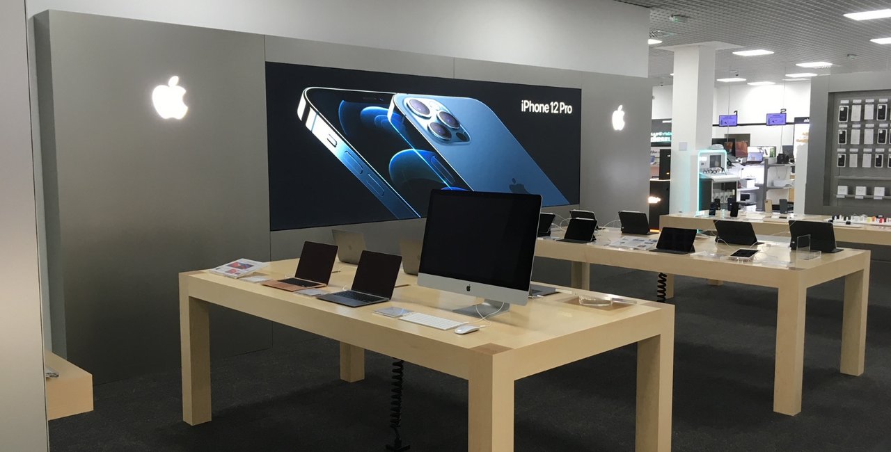 Second dedicated Apple Shop opens in the Czech Republic - Prague, Czech ...