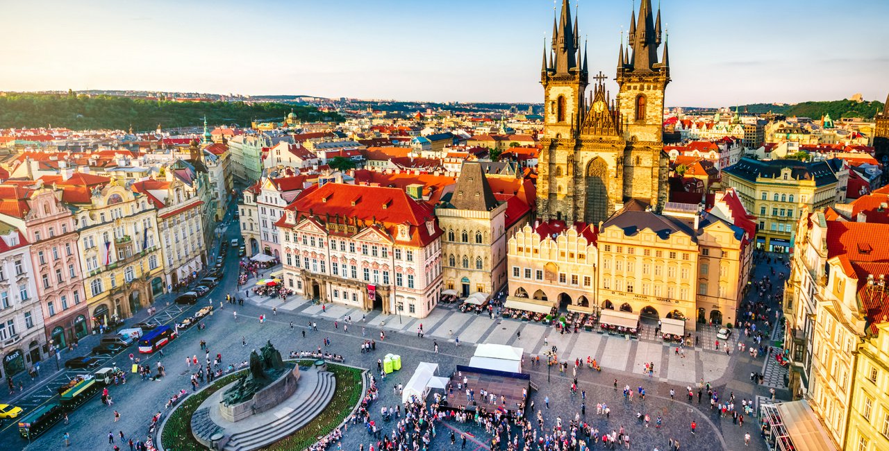 How many people live in Prague? About a quarter million more than are ...