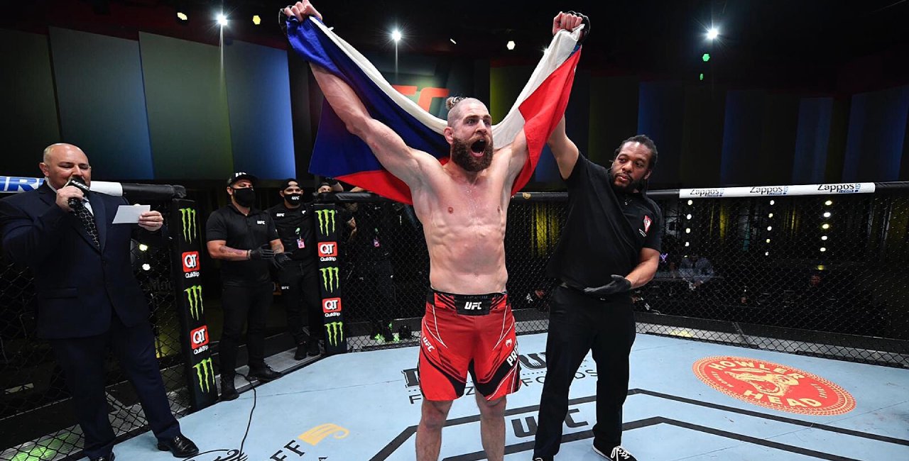 Czech MMA star Jiří Procházka wins UFC main event in Las Vegas - Prague ...