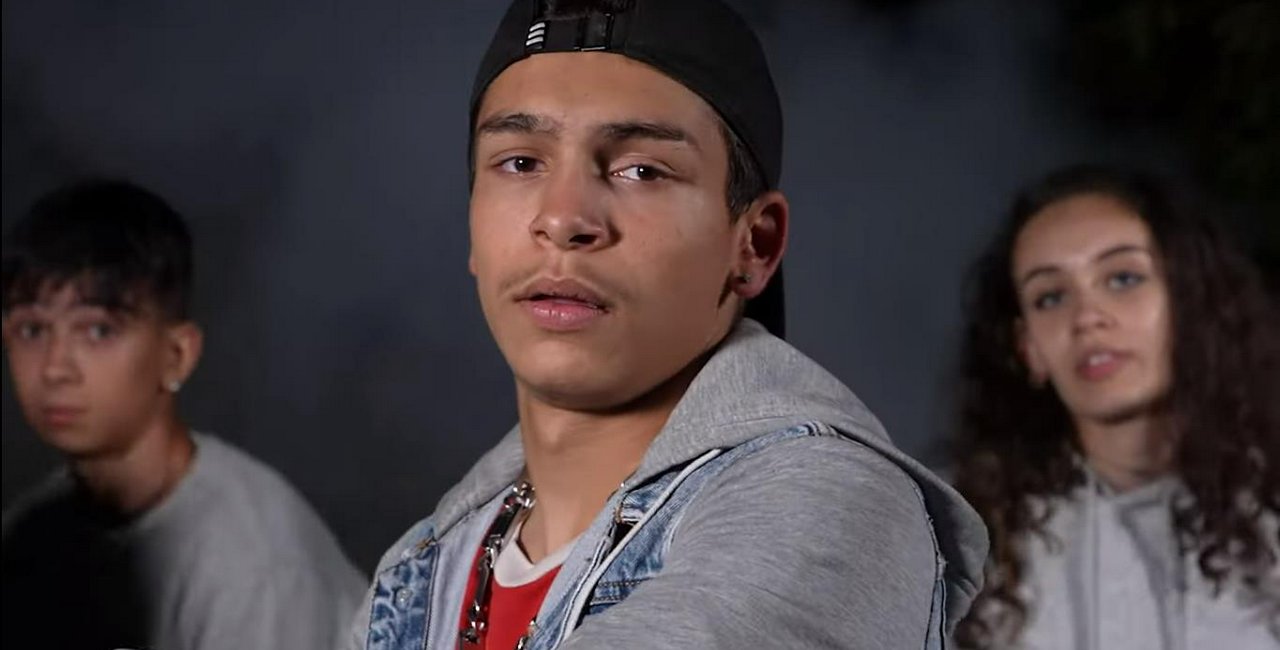 Roma rapper's debut video "Kneeling on the neck means death" protests ...