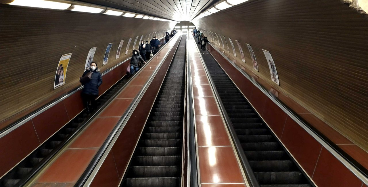 Prague’s speedy ‘Leningrad-style’ metro escalators are slowly vanishing ...