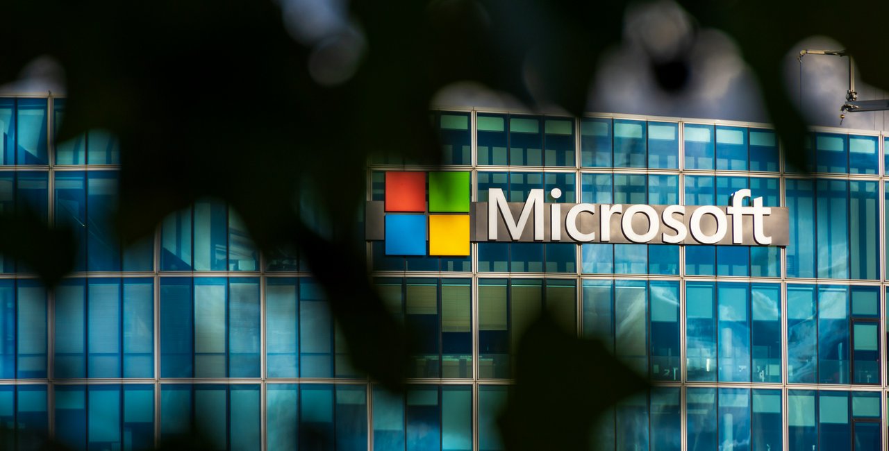 Tech giant Microsoft buys 1.5 billion crowns worth of Prague real ...