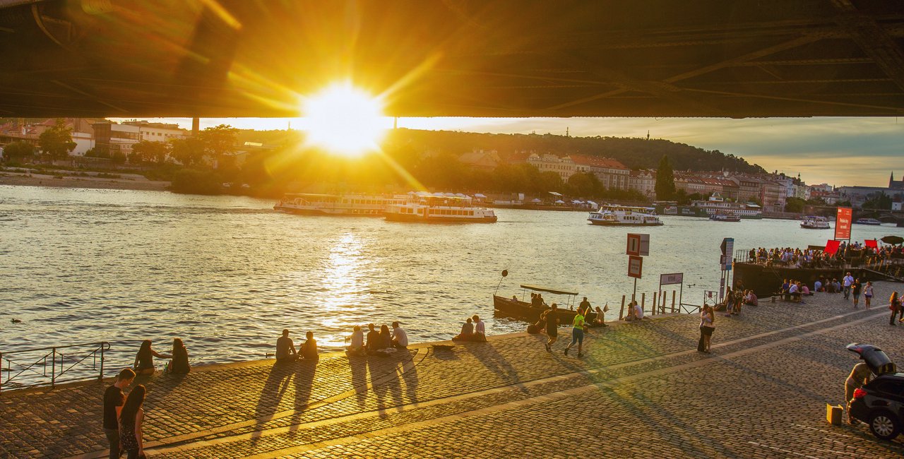 Summer-like temperatures to warm Czechia this week - Prague, Czech Republic