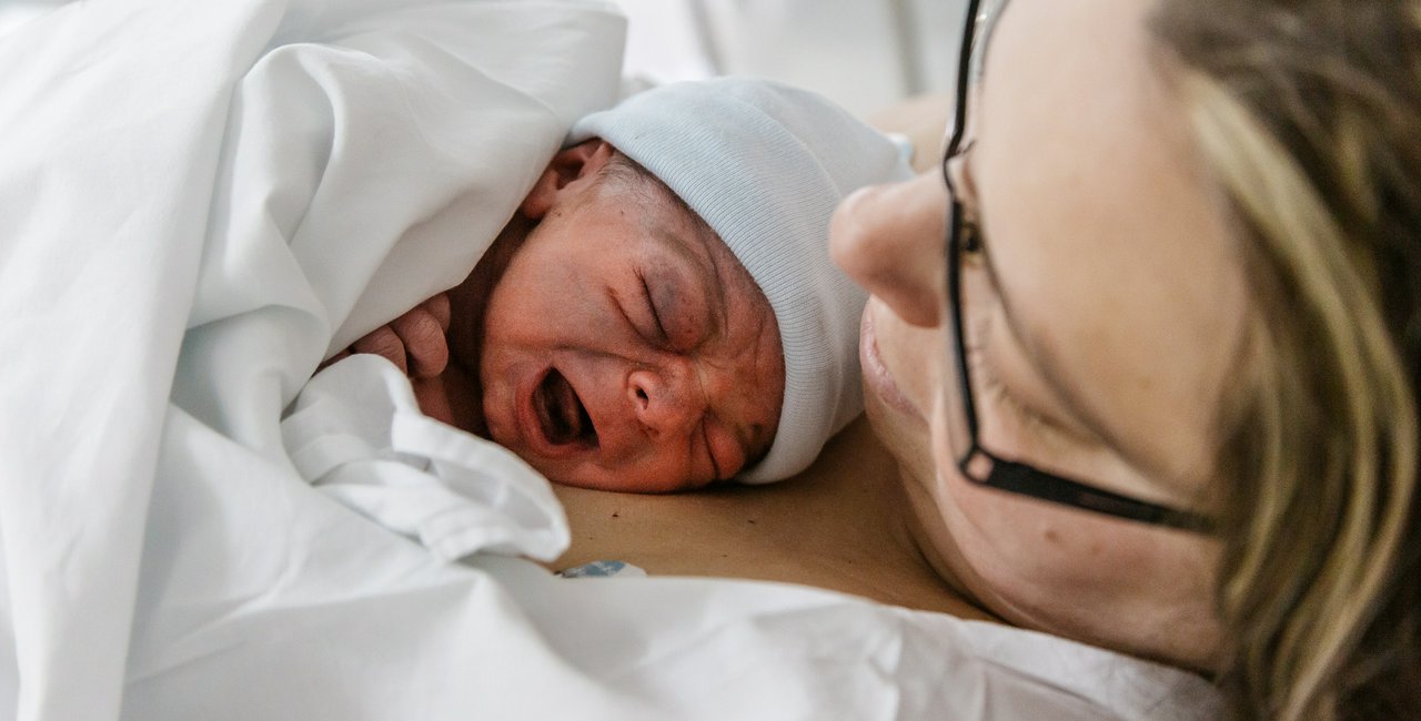Is childbirth changing for the better in Czechia? Slowly, says a new ...