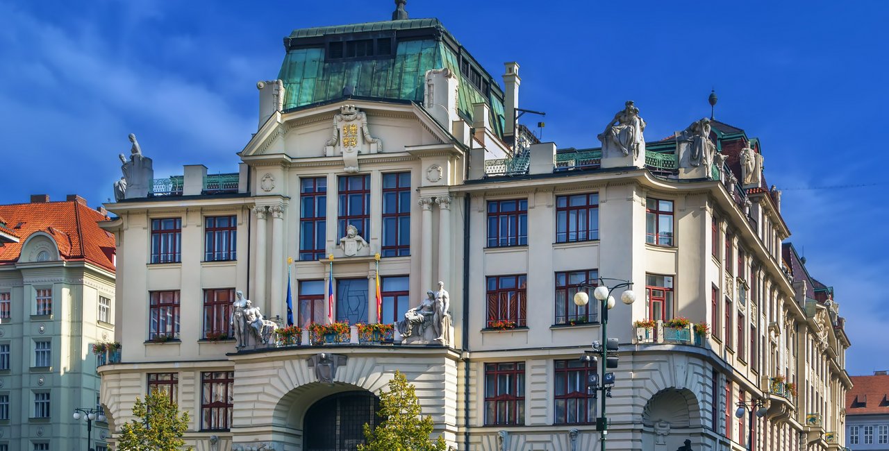 Overview: Prague, Senate, and municipal elections continue today ...