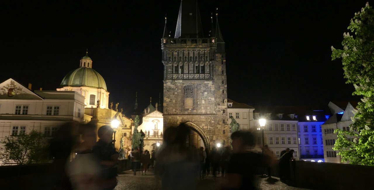 Over 100 Prague monuments will go dark early to save energy - Prague ...