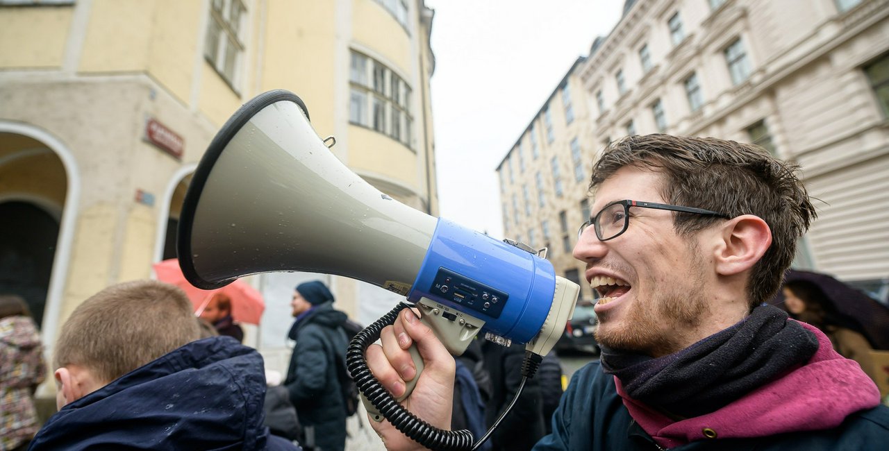 Citywide protests in Prague mark day devoted to Czech freedom and ...