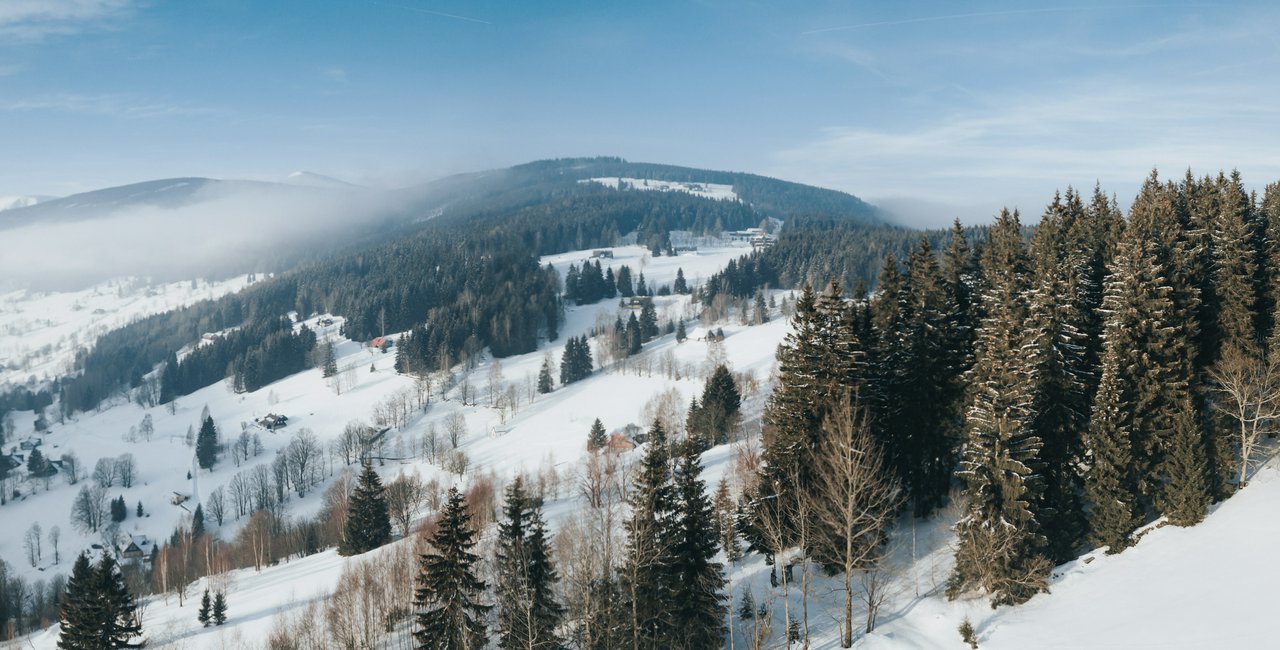 Weekend headlines: Snowfall reported in Czech mountain regions - Prague ...