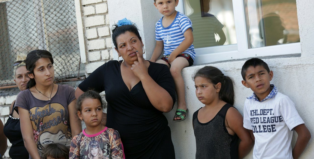 Czechia aims to improve Roma integration with new government position ...