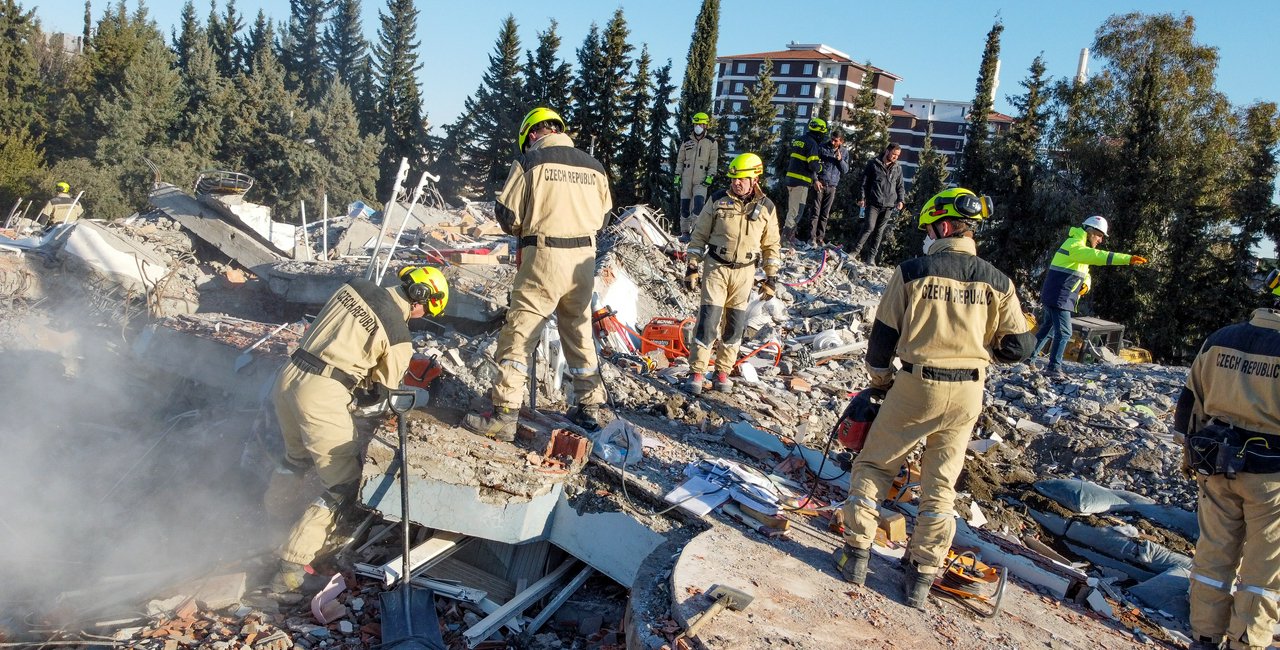 Czech rescue team saves three from rubble after earthquake in Turkey ...