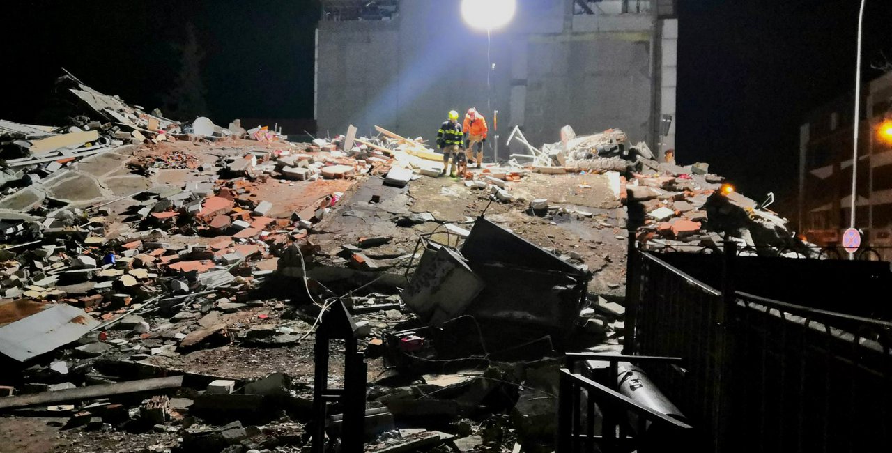 PHOTO GALLERY: Czech rescuers arrive in Turkey to help after the ...