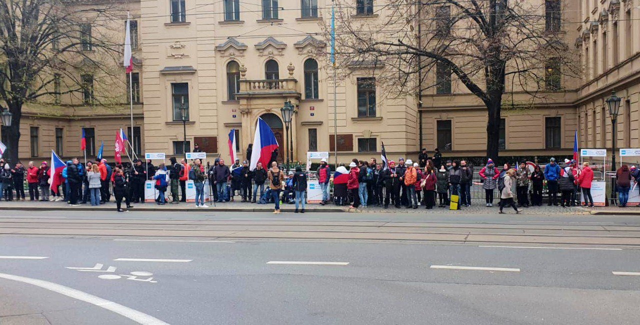 Thousands attend anti-government protest, with some camping out ...