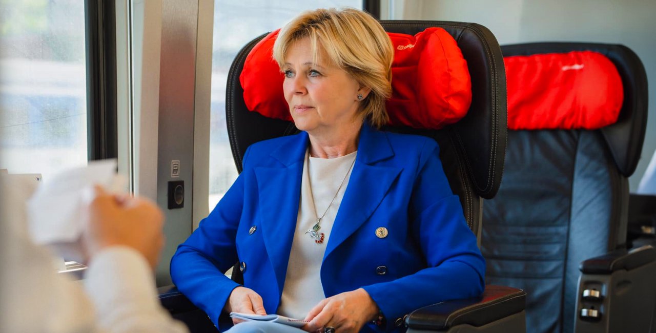 Czechia's first lady makes first visit to Kyiv, talks mental health ...