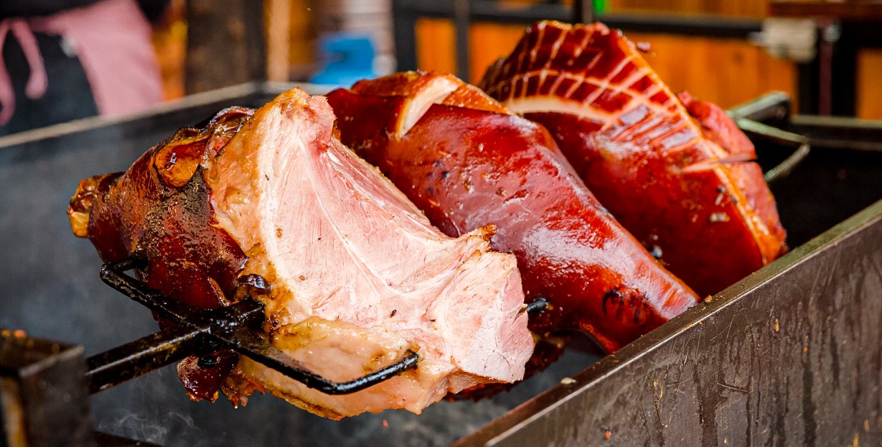 Prague moves to shut down controversial Old Town ham stand - Prague ...