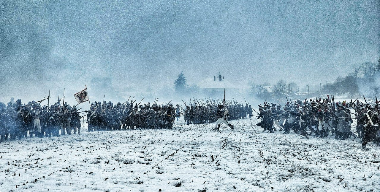 Thousands watch snowy re-creation of Napoleonic battle outside Brno ...