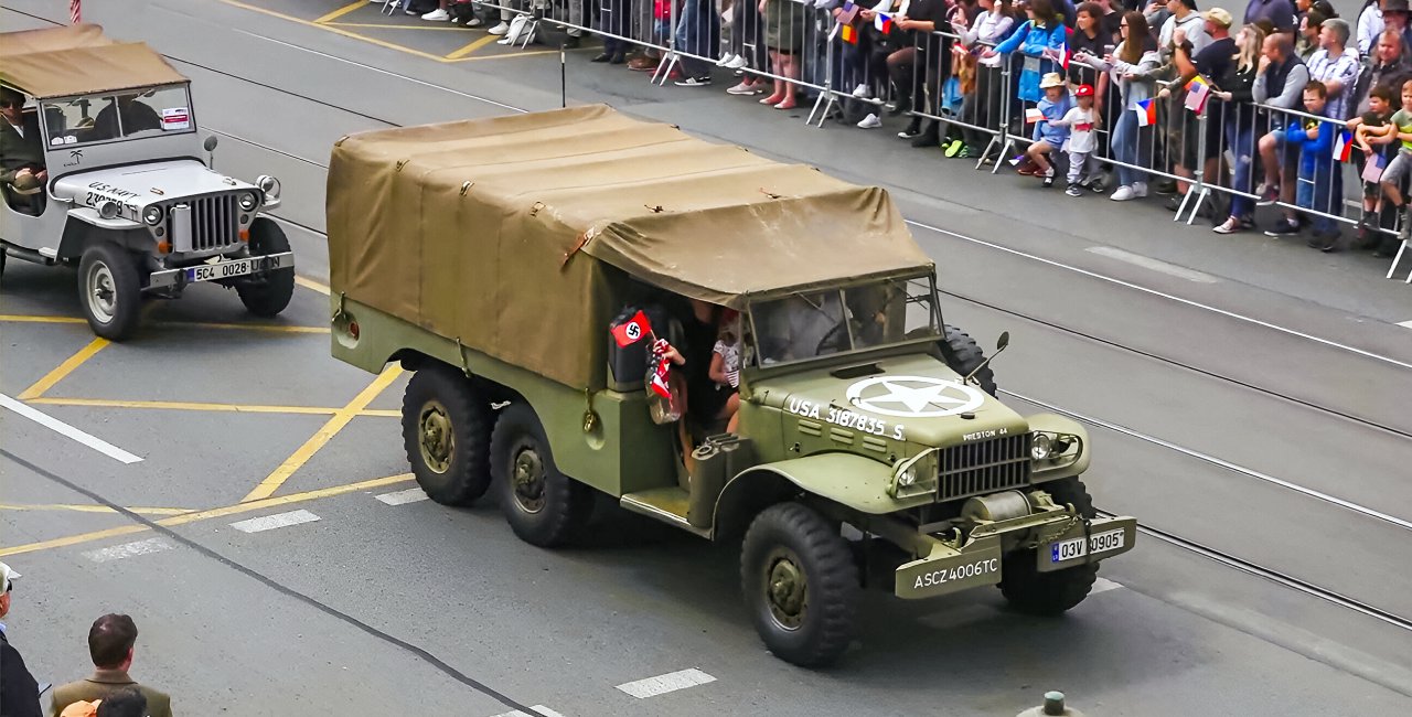 Nazi flag waved at Pilsen Liberation Festival sparks outcry - Prague ...