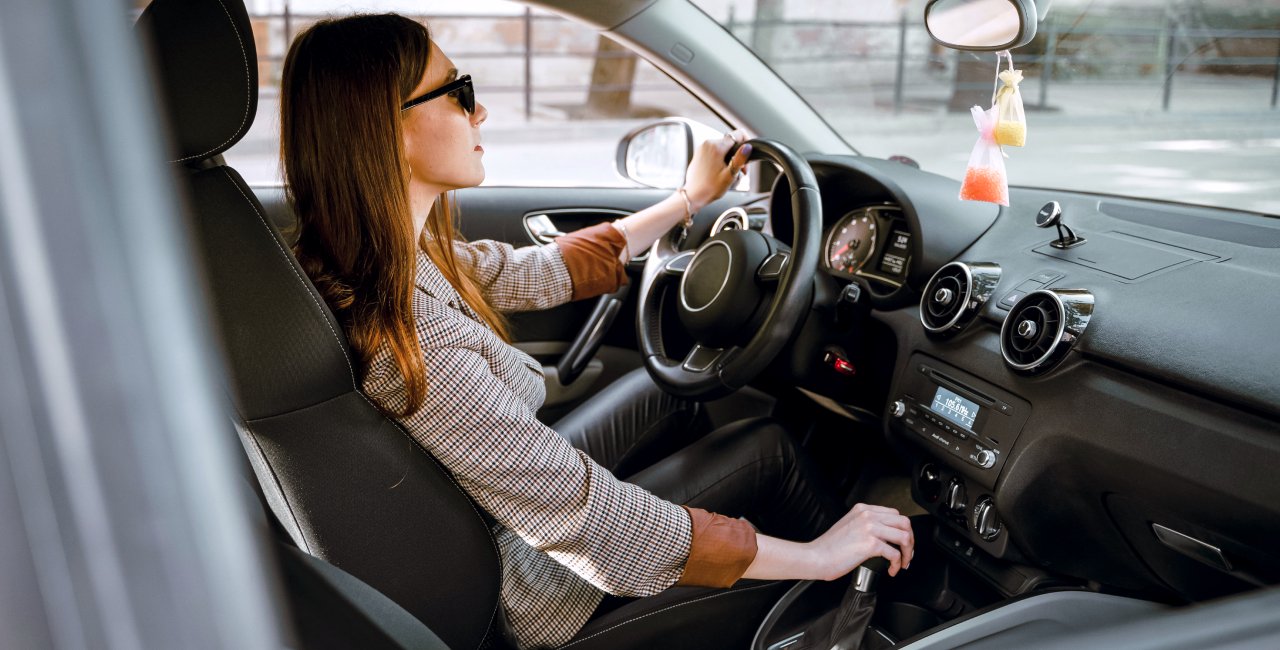 ASK AN EXPERT: How to get licensed to drive an automatic car in Czechia ...