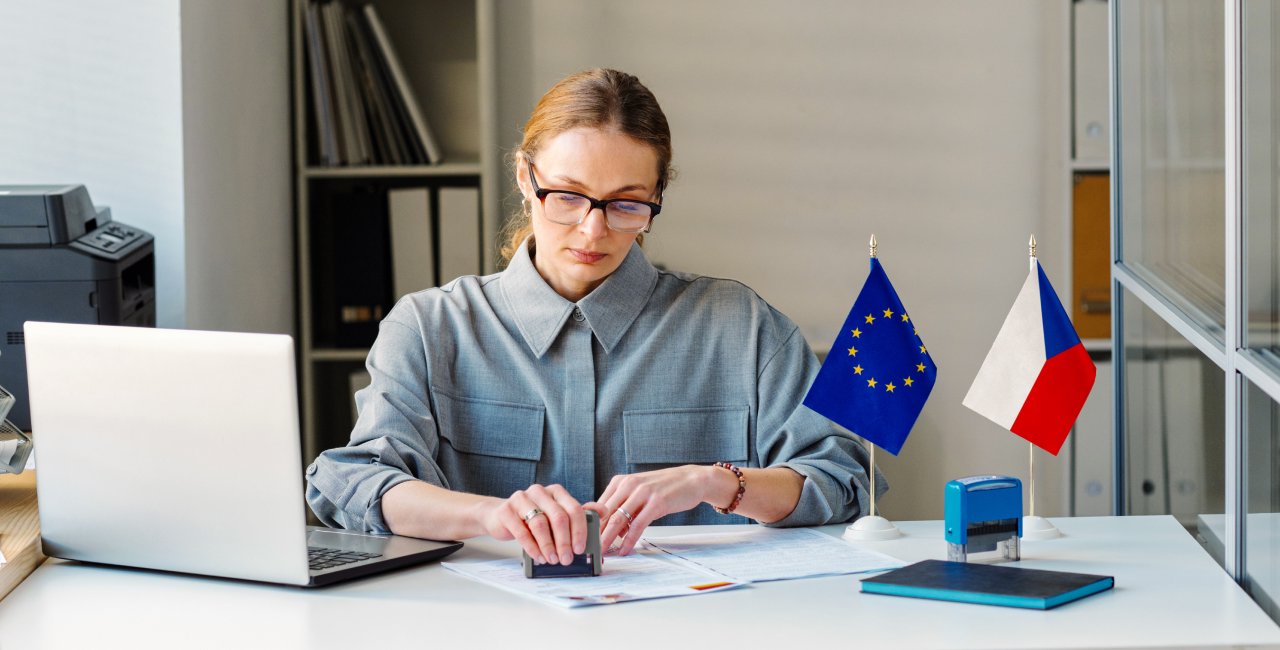 EU citizens in Czechia for over 90 days will now need to register with ...
