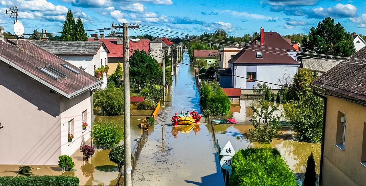 PHOTOS: Images from water-ravaged Czechia as first flood victim ...