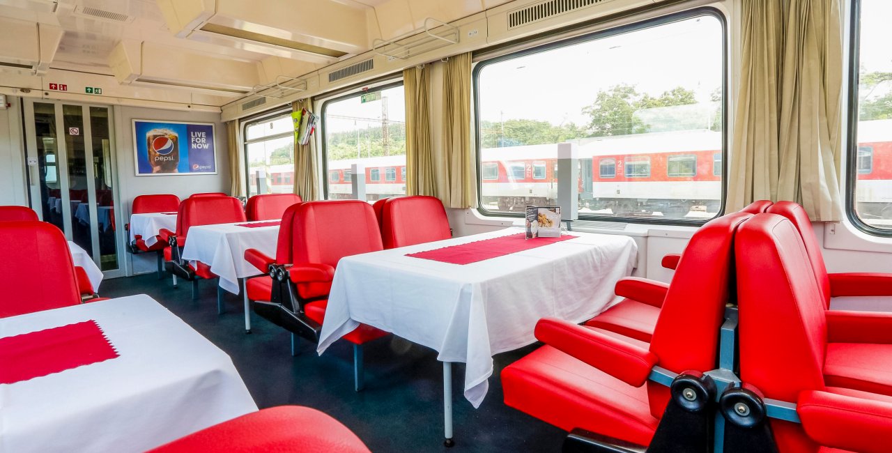 Prague-Berlin trains to bid farewell to old-school dining cars - Prague ...