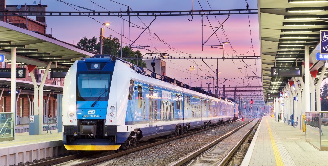 Czech Railways to test Elon Musk’s Starlink internet on its trains ...