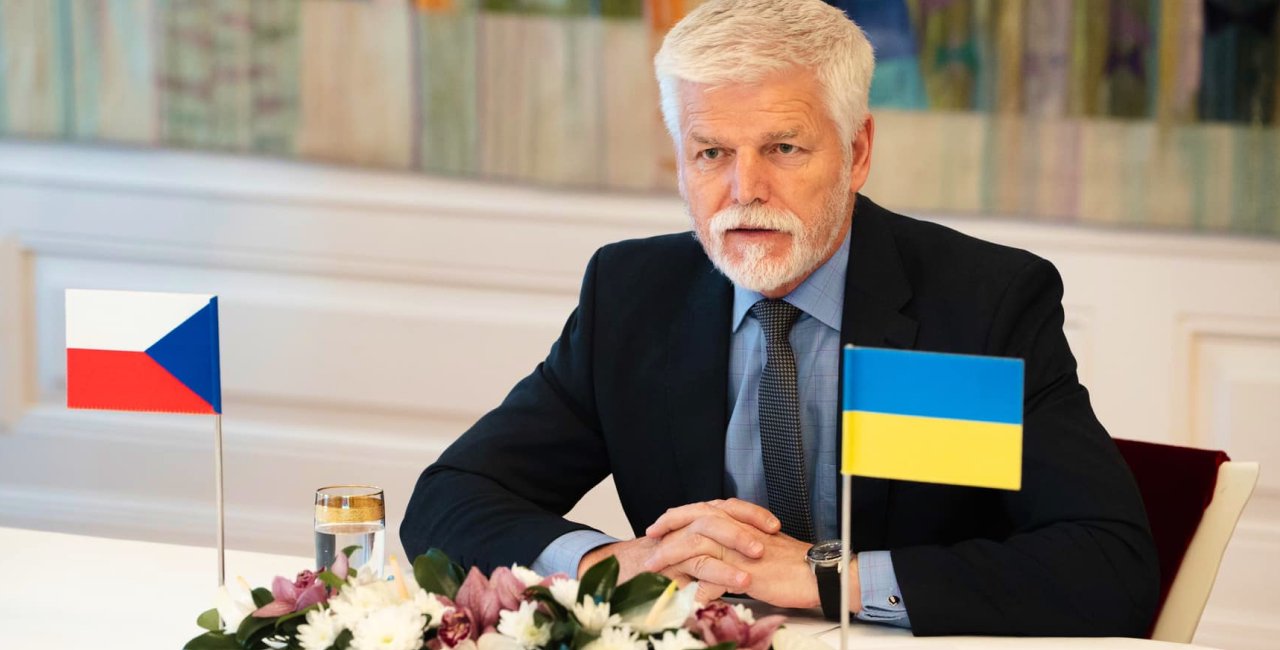 Czech President pledges unwavering support to Ukraine's Zelenskyy ...