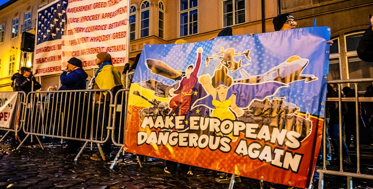 Protesters rally outside U.S. Embassy in Prague against Trump’s Ukraine ...