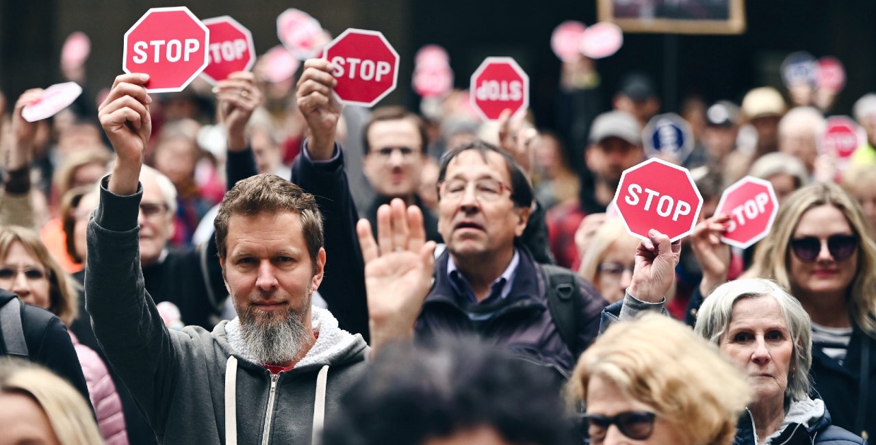 Hundreds protest in Prague for return to 'decency' in world politics ...