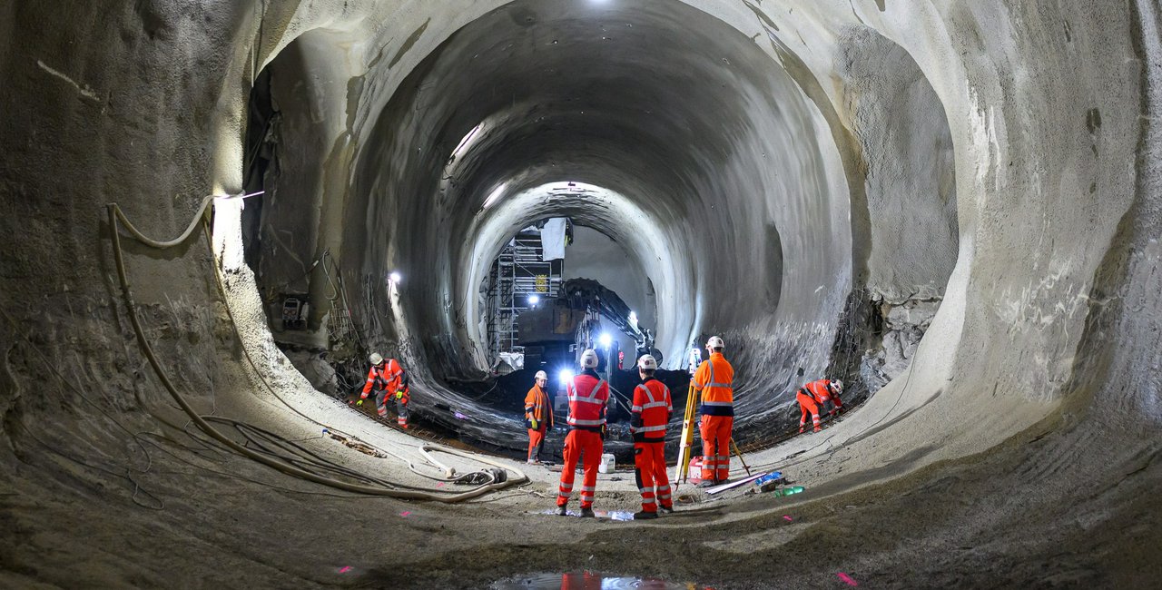 PHOTO GALLERY: Prague Metro D reaches first completed station at ...