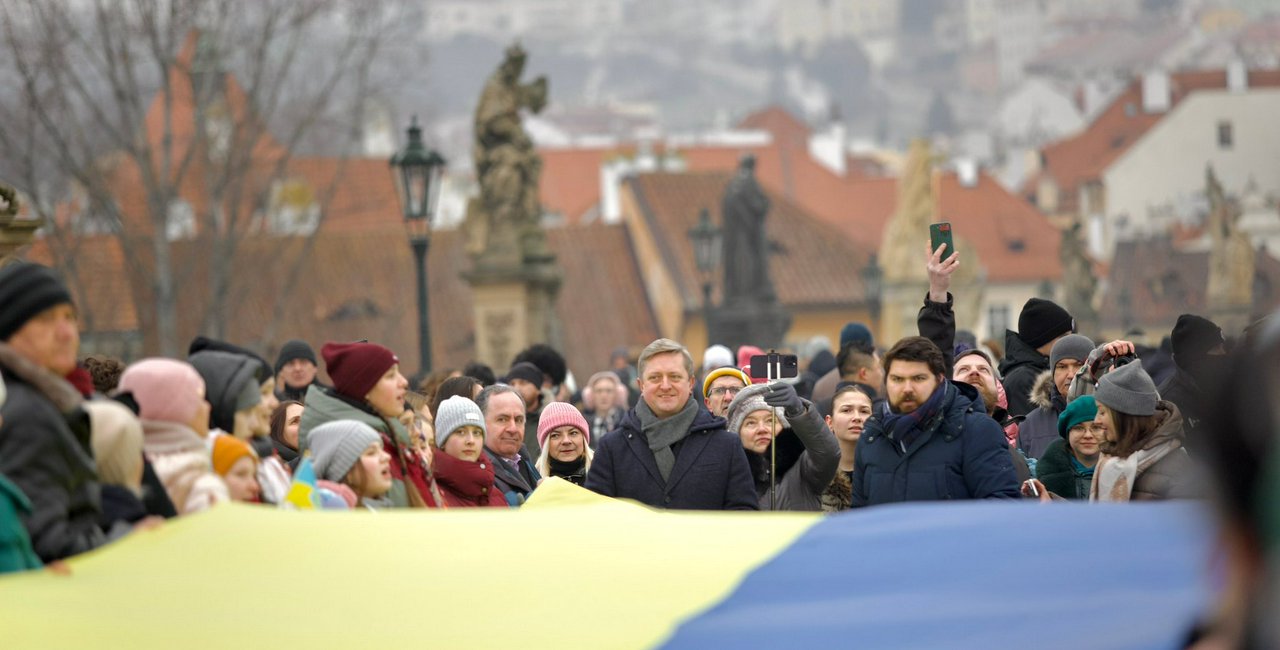 Okamura say Ukrainian flag on Charles Bridge a 'provocation,' vows ...