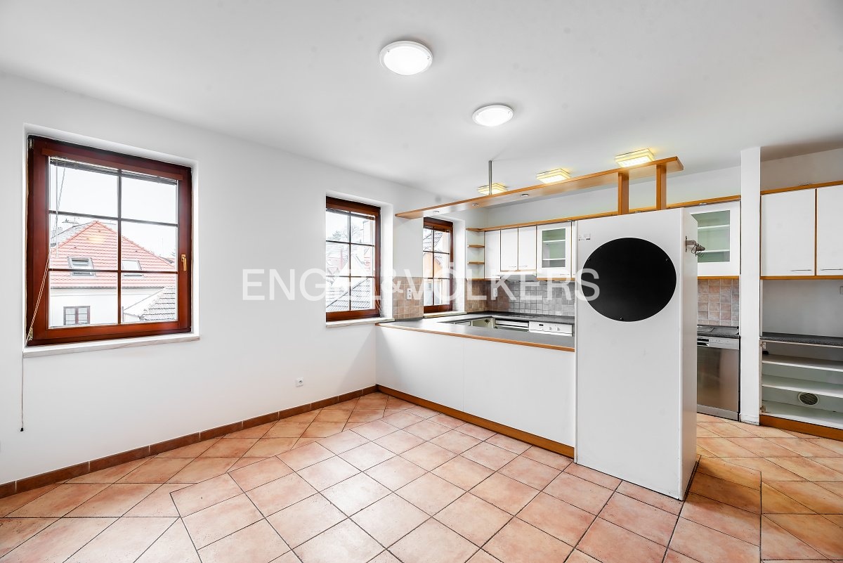 Apartment for rent, 5+1 - 4 bedrooms, 350m2, in Prague, on Nad hradním vodojemem street