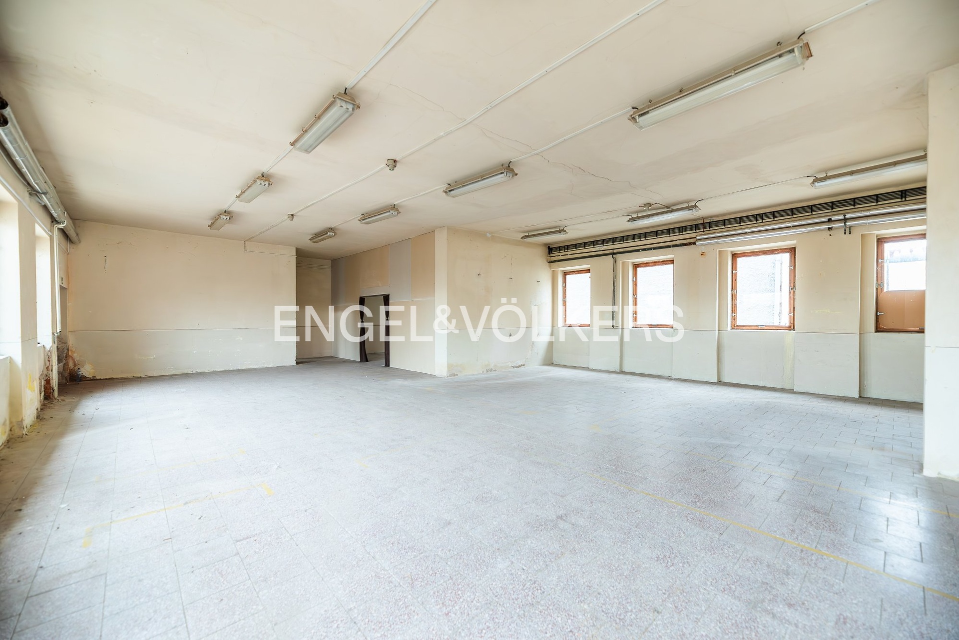 Warehouse for sale, 11053m2, in Jaroměř, on Náchodská street