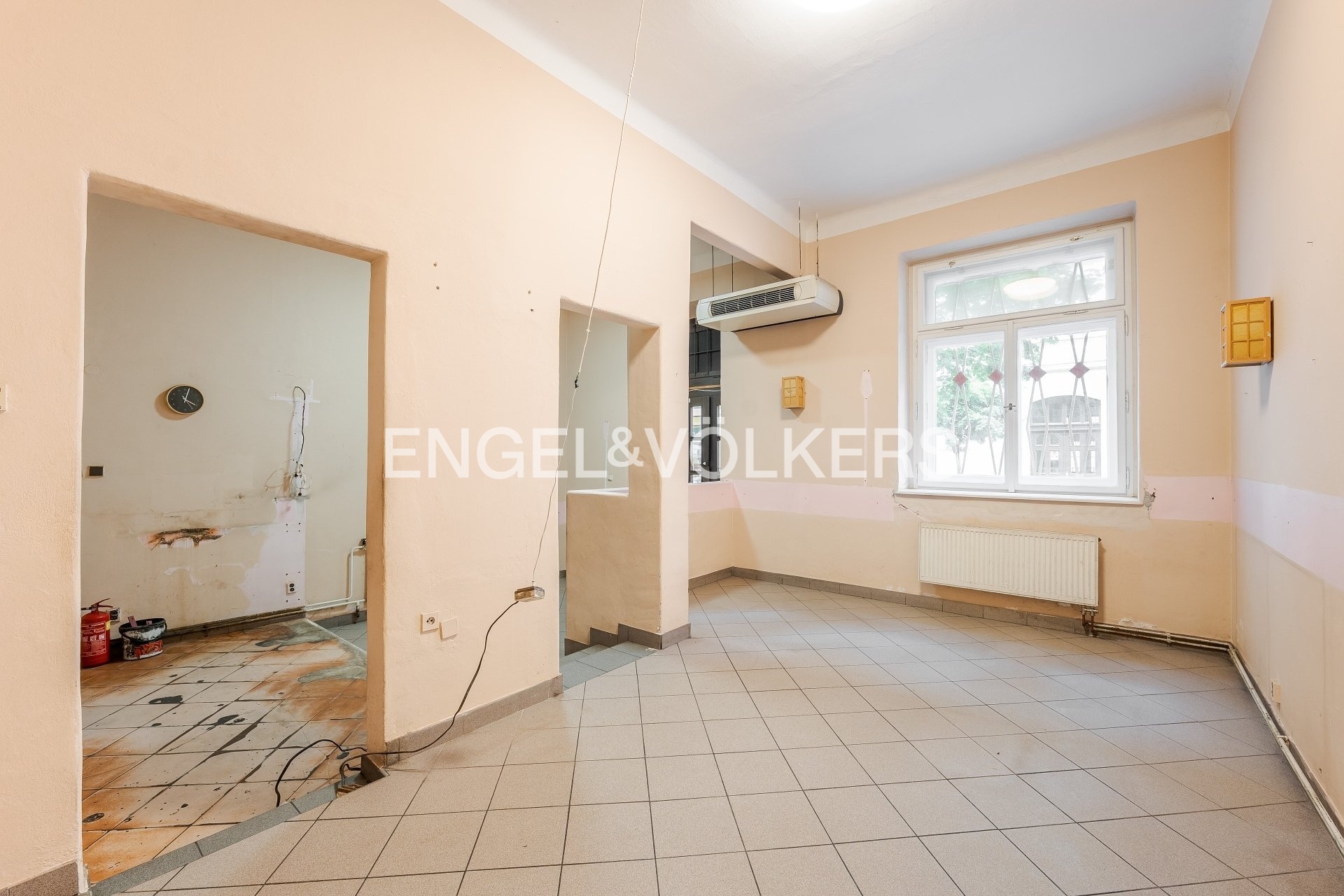 Retail space for rent, 71m2, in Prague, on Řipská street