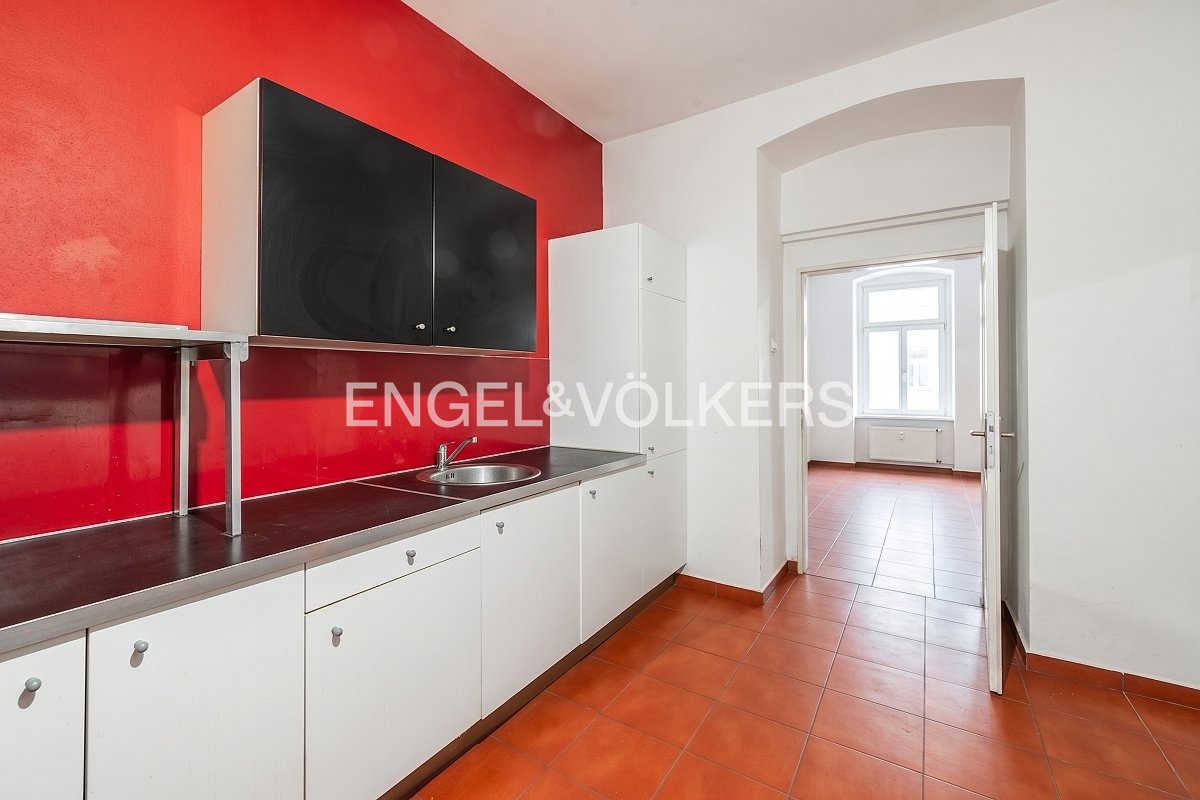 Retail space for sale, 92m2, in Prague, on Na Valentince street