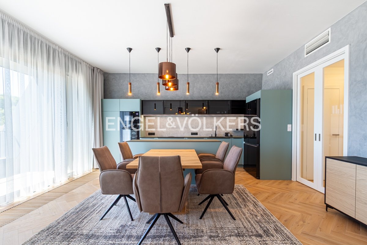 Apartment for rent, 3+1 - 2 bedrooms, 104m2, in Prague, on Šiklové street
