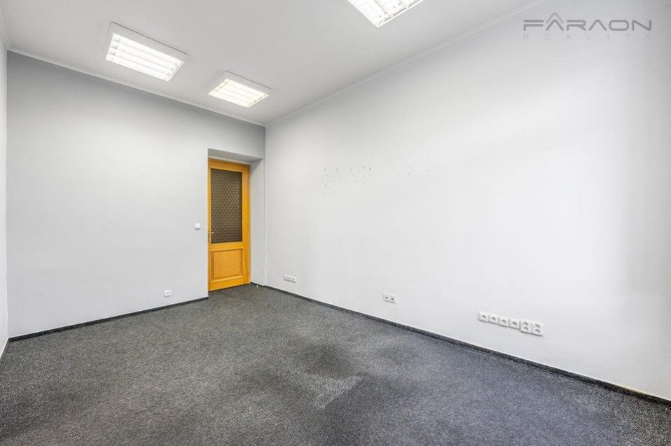Office for rent, 54m2, in Prague, on Jeseniova street