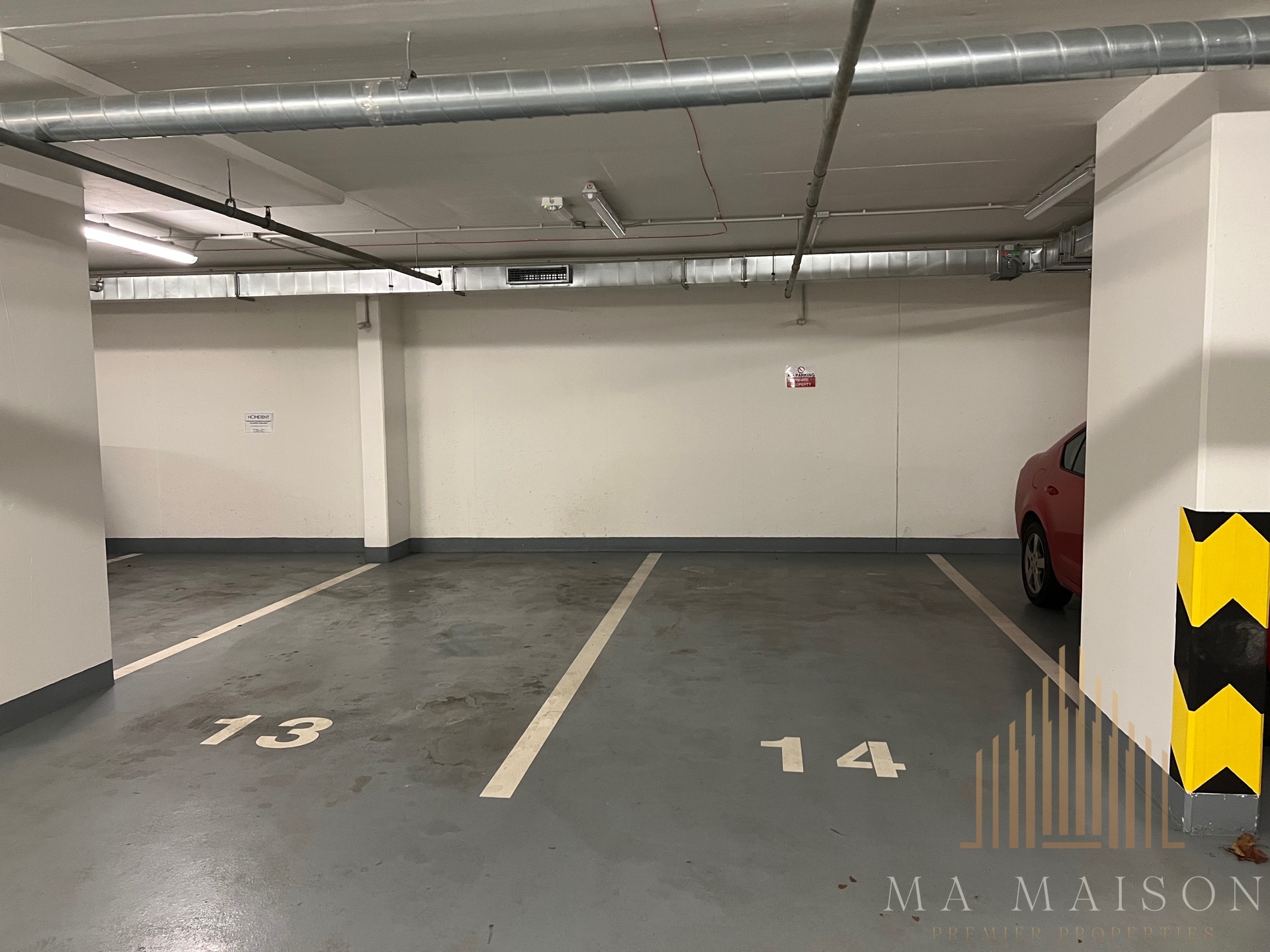 Parking space for rent, 15m2, in Prague, on Mozartova street