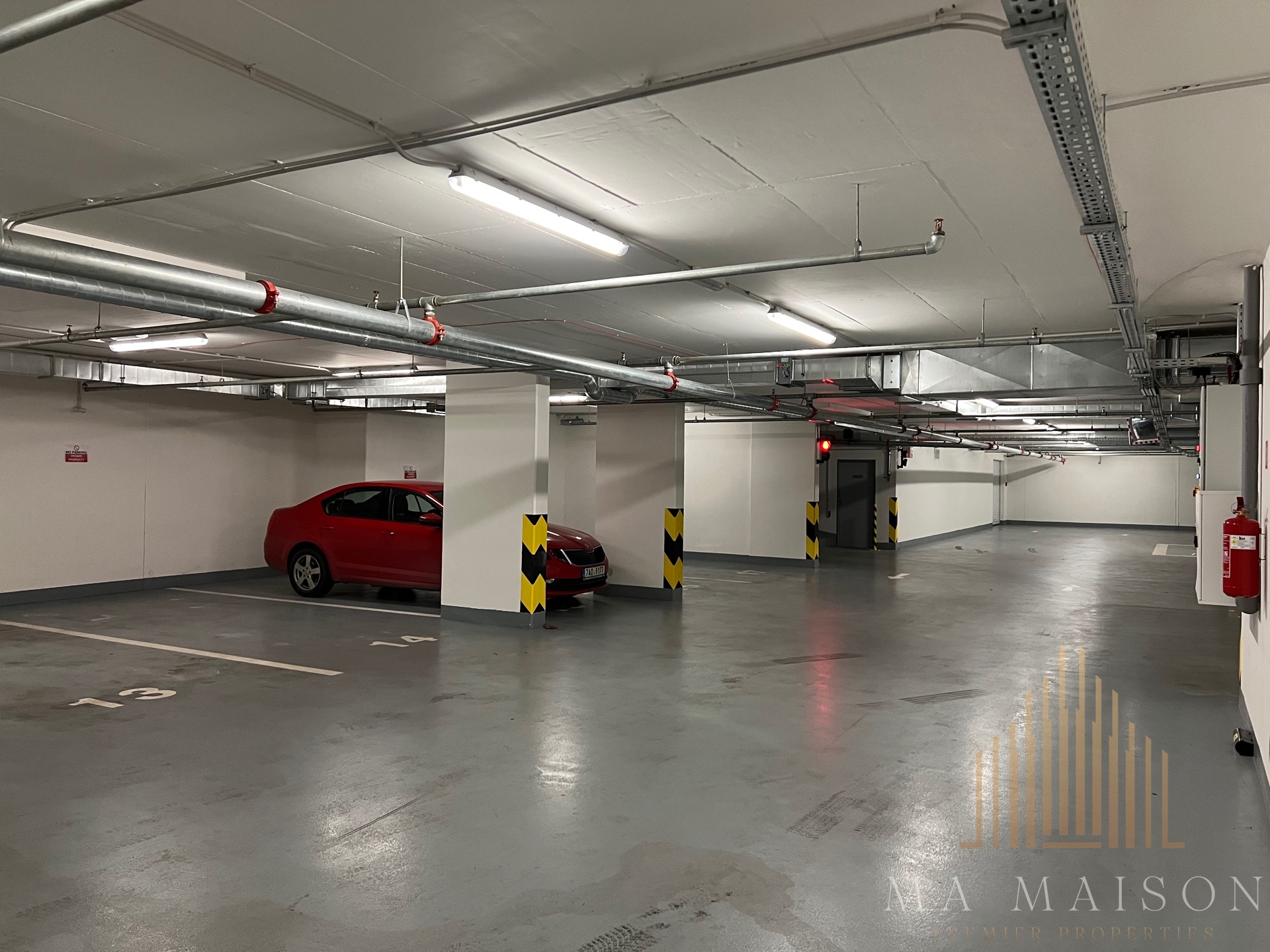 Parking space for rent, 15m2, in Prague, on Mozartova street
