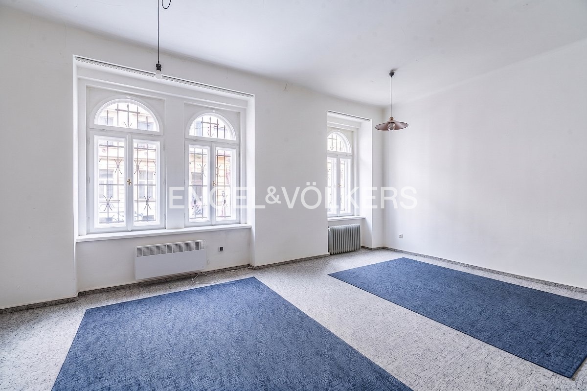 Retail space for sale, 92m2, in Prague, on Na Valentince street
