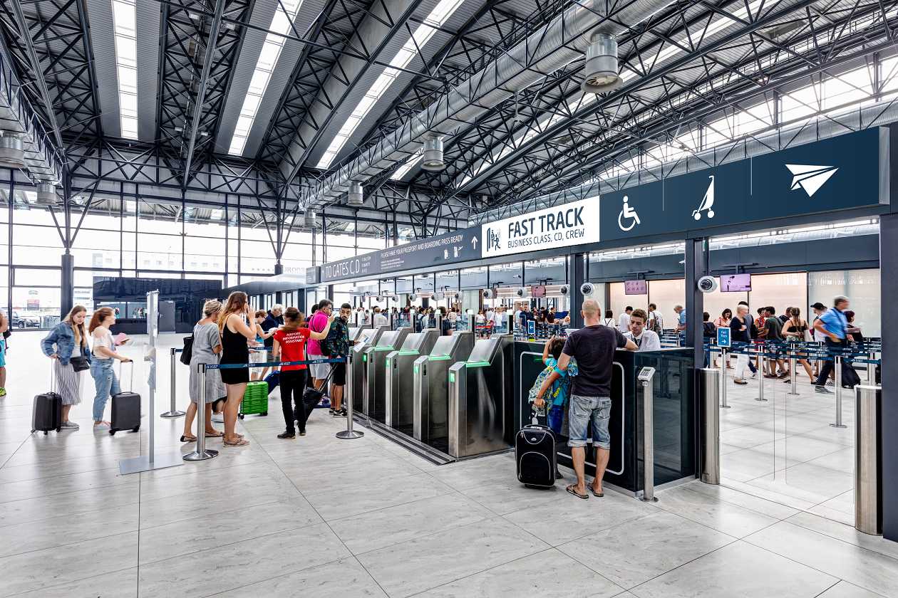 Prague’s airport expands express security checks for Schengen flights ...