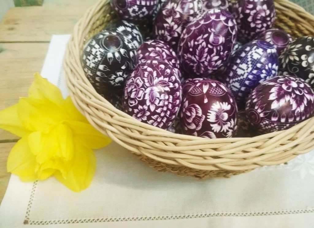 Czech egg-decorating techniques you can try at home this Easter ...