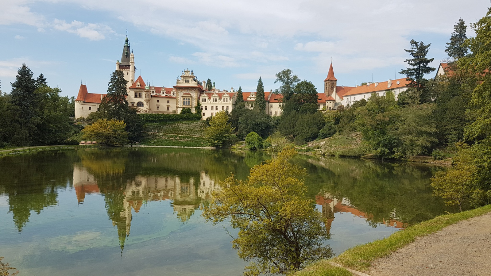 12 scenic commuter villages outside of Prague for those ready to leave ...